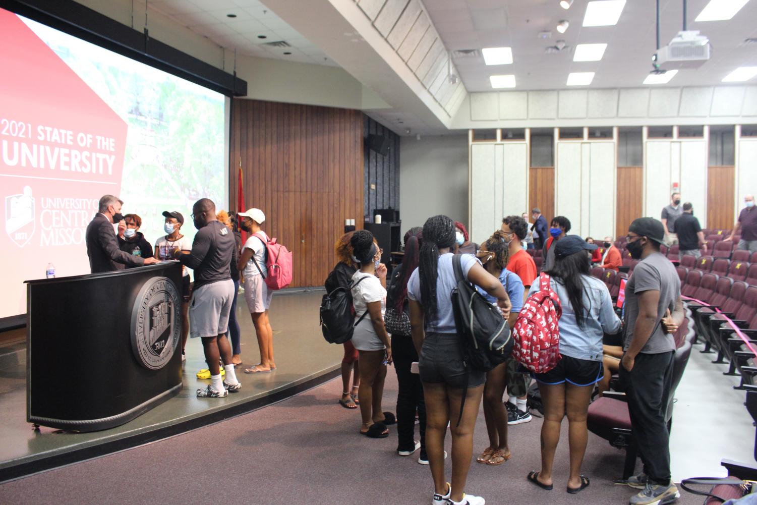 Students Gathering – Muleskinner